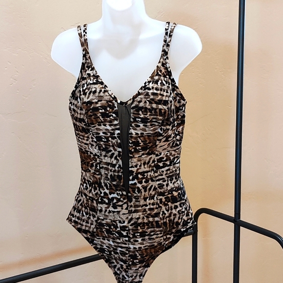 Miraclesuit | Swim | Miraclesuit Swimsuit | Poshmark